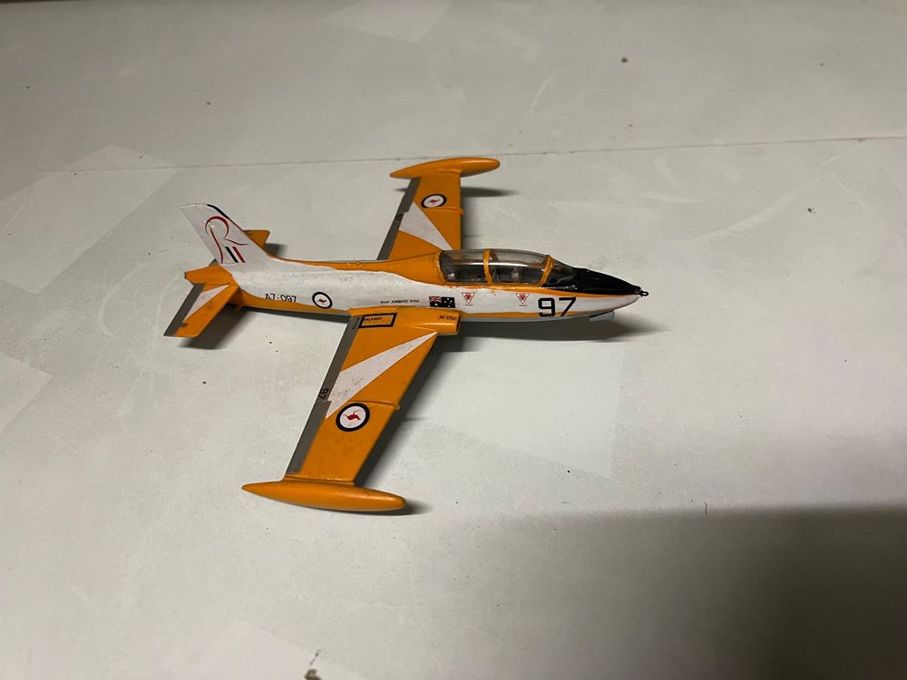Aermacchi MB-326 Roulettes Australian acrobatic patrol 1/72 | Kaufen ...