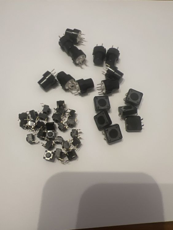 42 Stück Printtaster / Button (Neu und originalverpackt) in Dulliken ...