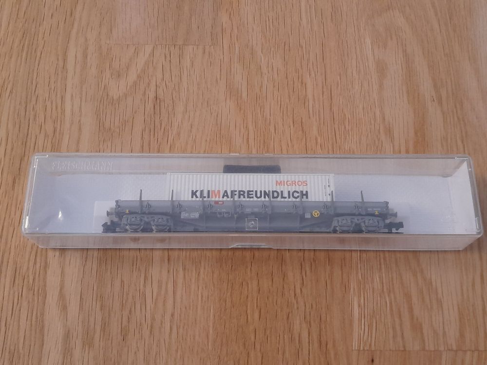 Fleischmann 828823 Rungenwagen MIGROS-Container SBB (Neu und originalverpackt) in Rotkreuz für ...