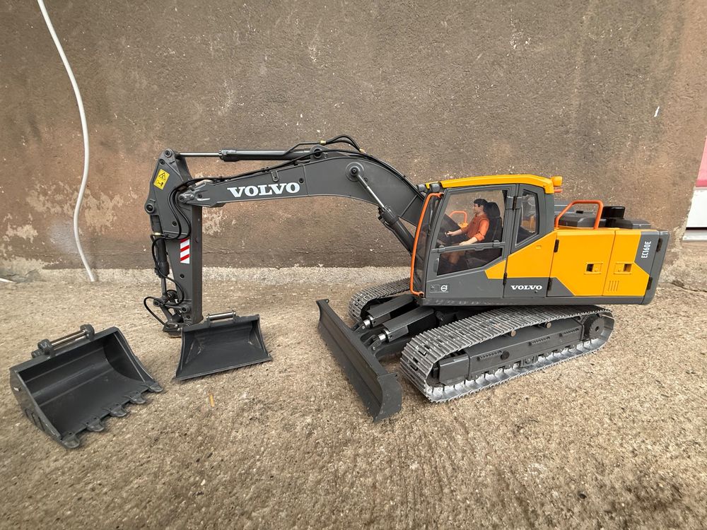 RC Bagger Volvo EC160 mit APK Hydraulik 1:14 DOUBLE-E HOBBY (Gebraucht ...