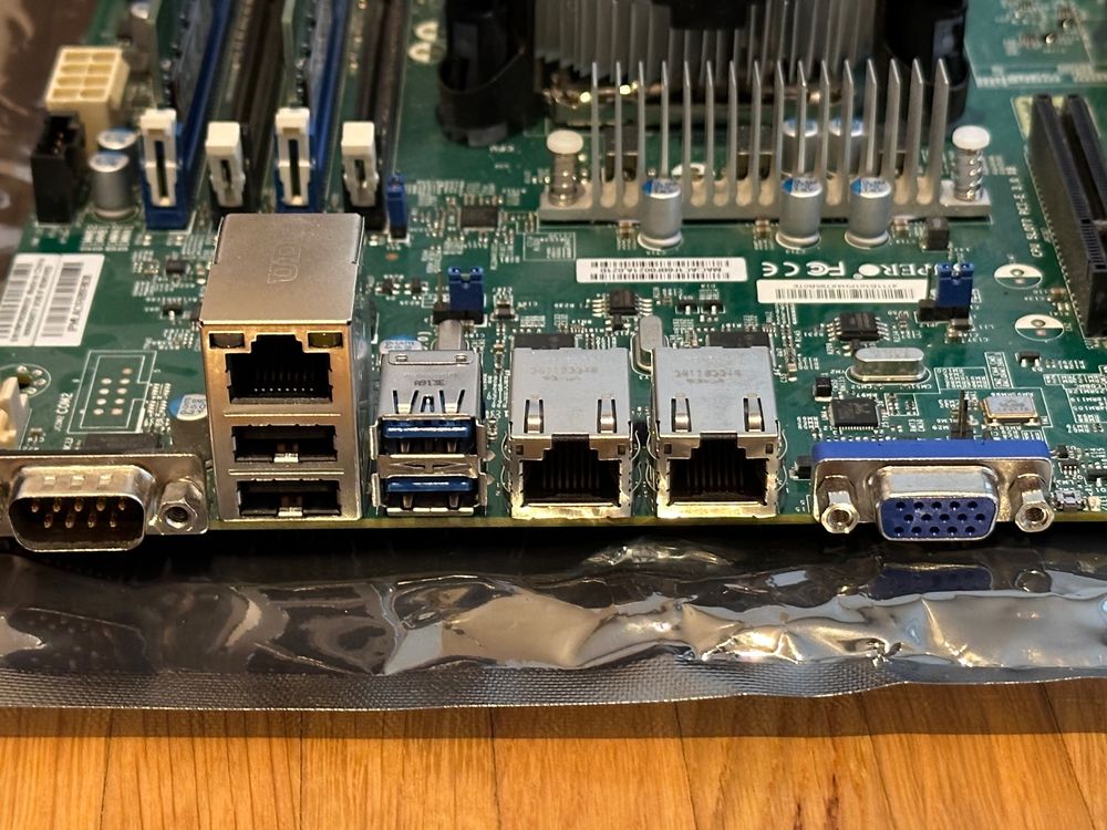 Server Set Supermicro X11SSL-F, Xeon E3-1230 V6, 8GB RAM (Gebraucht) in St. Gallen für CHF 150 ...