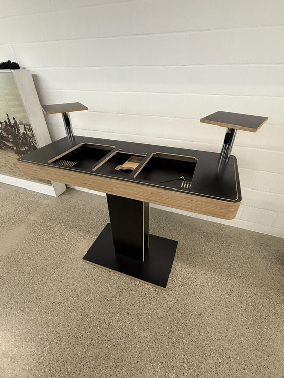 Design DJ-Pult von HOERBOARD mit 2 Inserts für Pioneer (Gebraucht) in ...