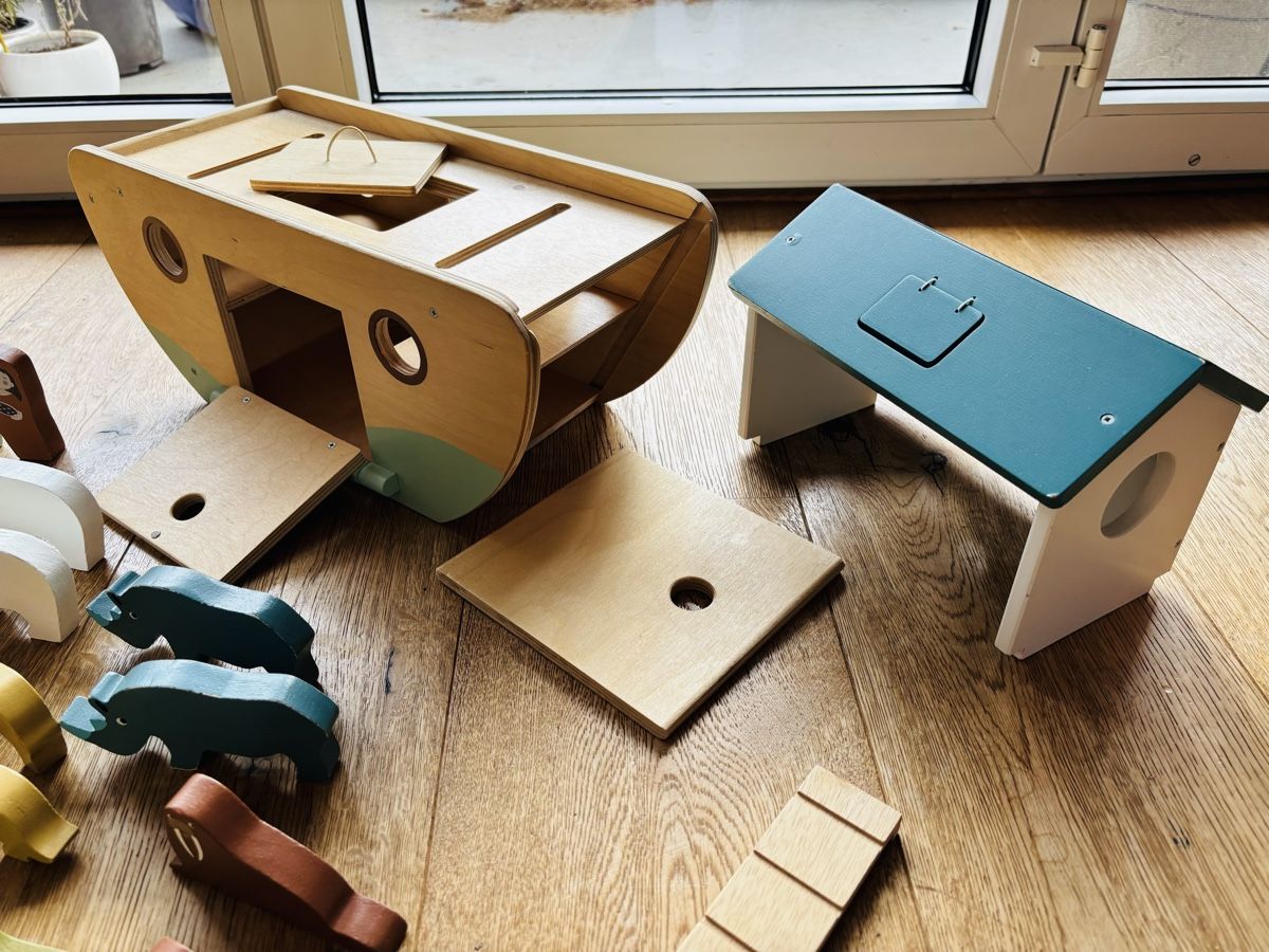 Arche Noah mit 20 Tieren aus Holz (Gebraucht) in Zürich für CHF 11 ...