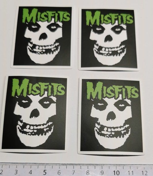 MISFITS - 4 Sticker (Neu (gemäss Beschreibung)) in Wilen b. Wollerau ...