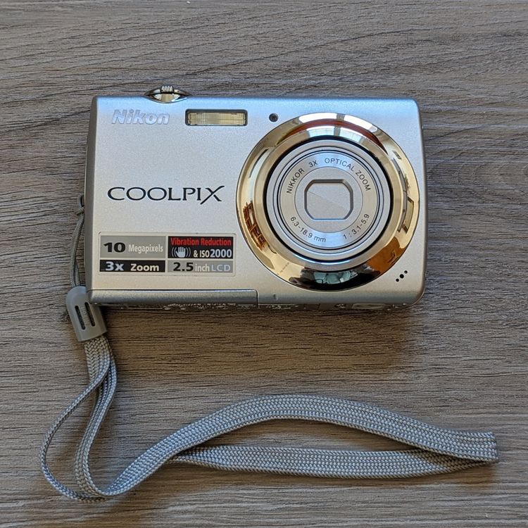 Nikon Coolpix S225 (Gebraucht) in für CHF 60 – mit Lieferung auf ...