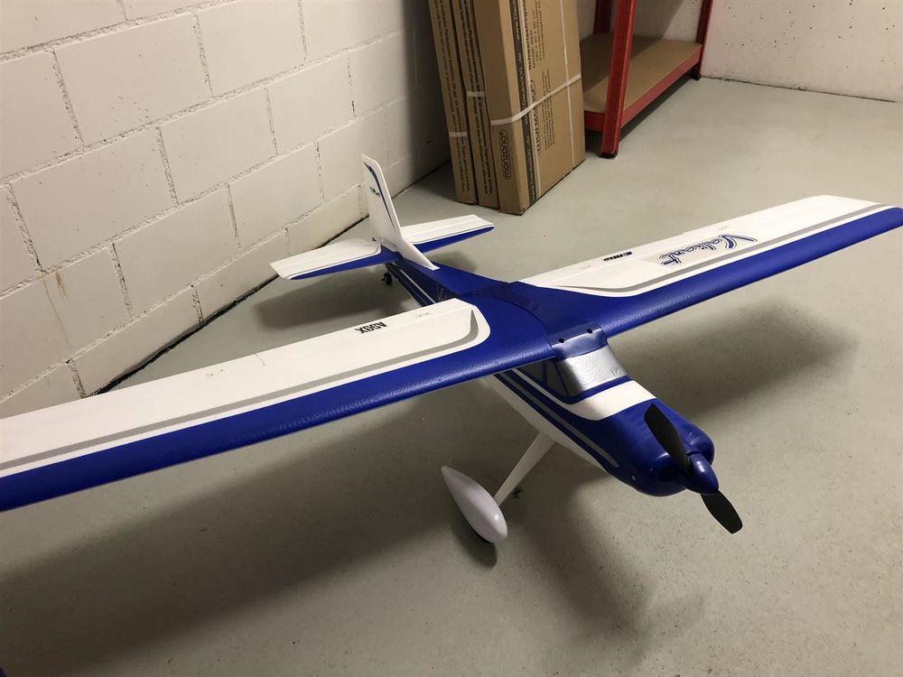 Neue E-Flite Valiant 1.3m (Neu (gemäss Beschreibung)) in Willerzell für ...