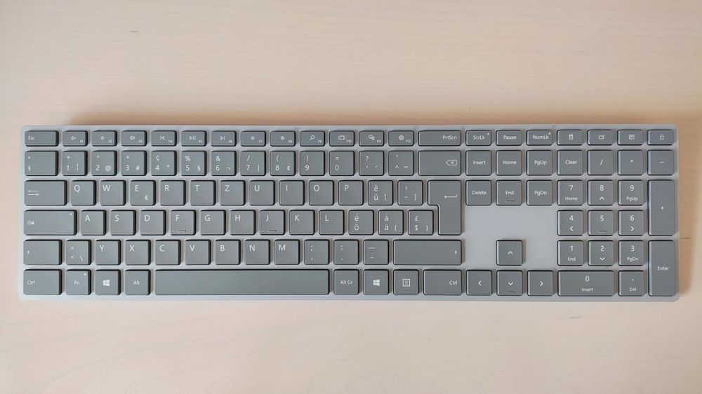 Microsoft Surface Keyboard CH Layout | Kaufen auf Ricardo