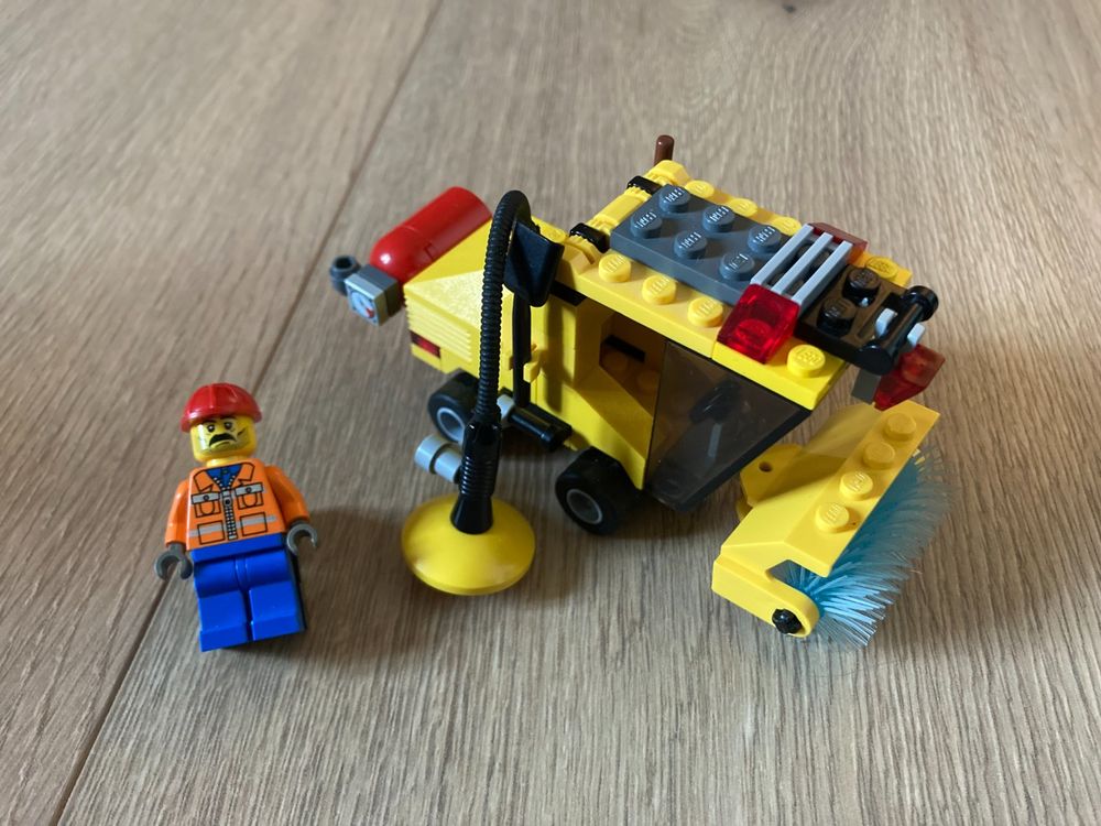 LEGO City "Street Sweeper" (Gebraucht) in Chézard-St-Martin für CHF 6 ...