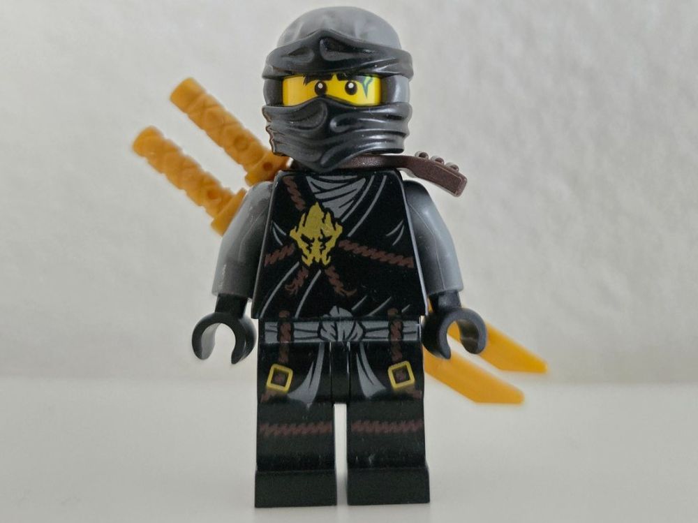 Lego Ninjago Cole Robe Ehre honor robe njo256 (Gebraucht) in Suhr für ...