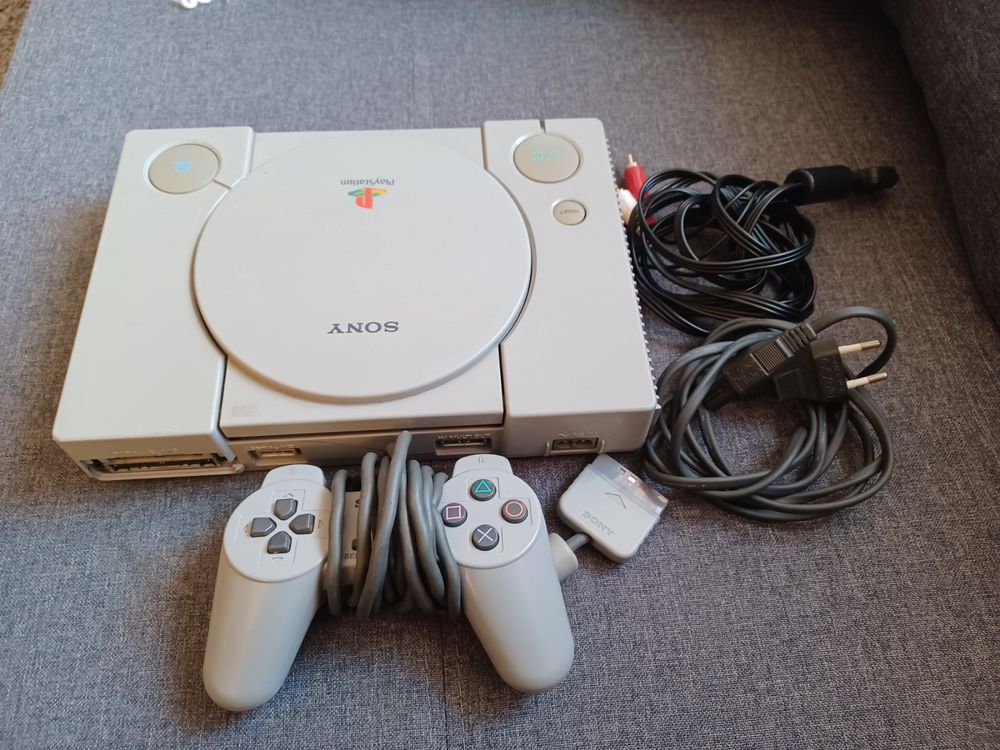 PS 1 Konsole & 1 Controller - Alle Kabel | Kaufen auf Ricardo