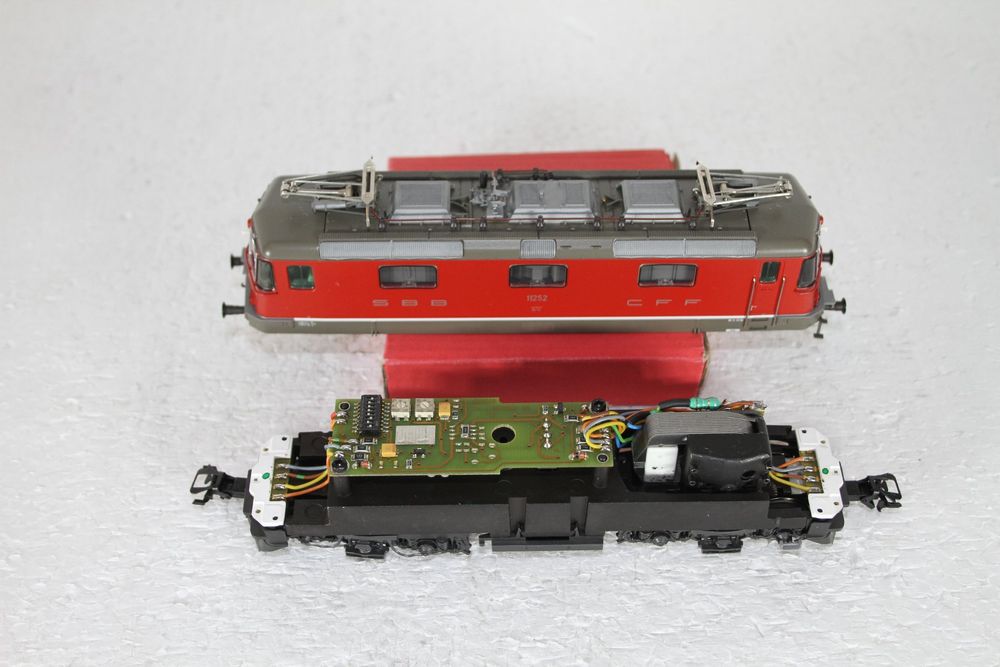 Märklin 37344 SBB Re 4/4 digital eckige Lichter (Gebraucht) in Triesen ...