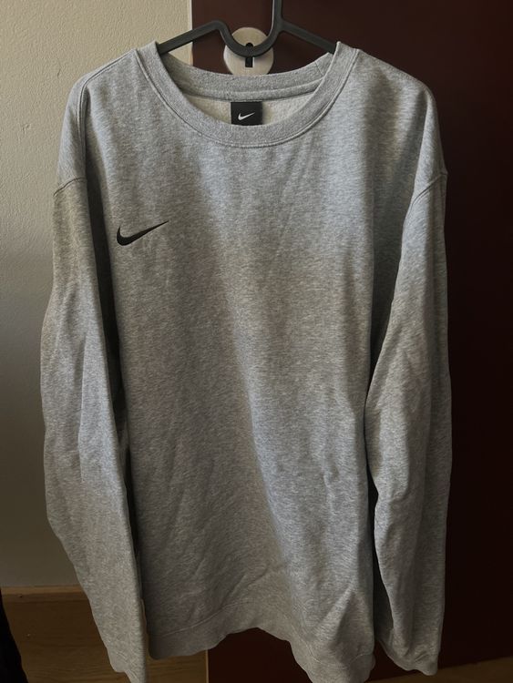 Pull Nike (Gebraucht) in Seewen SZ für CHF 5 – mit Lieferung auf ...