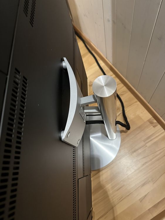 BeoVision 11 - 40 mit Bodenstandfuss & Beo 4 Joystick (Gebraucht) in ...