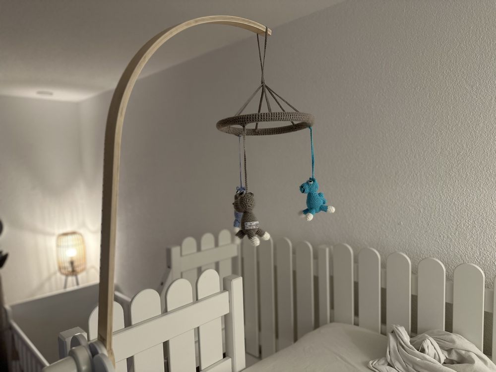 Sebra Baby Mobile mit süssen Nashörner | Kaufen auf Ricardo