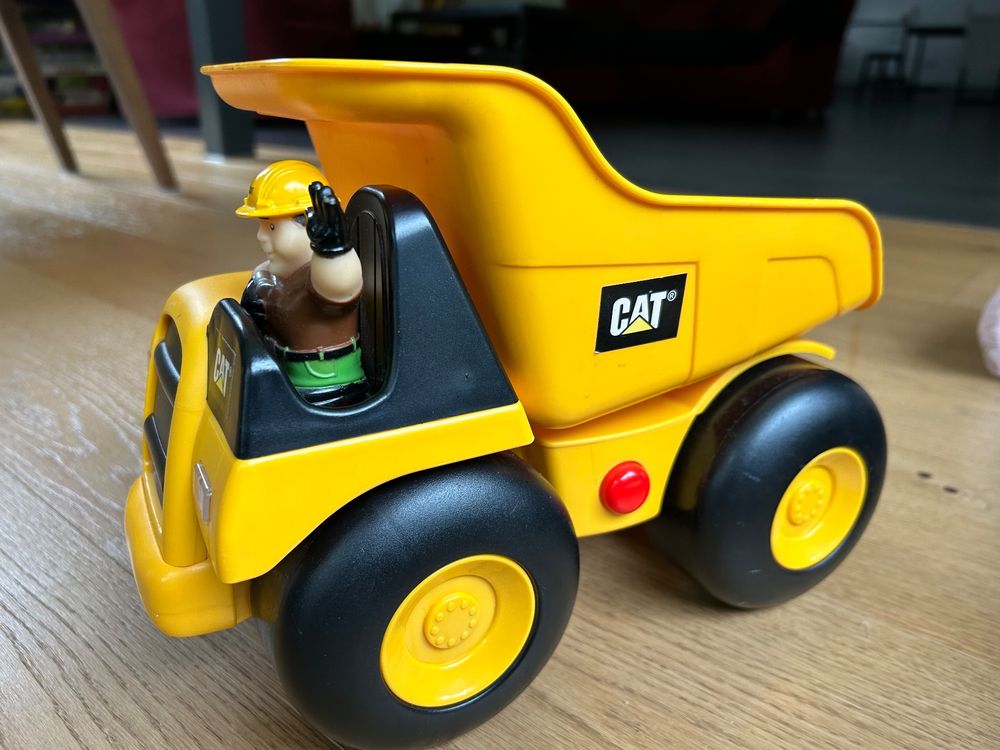 CAT- Kipperauto mit Licht | Kaufen auf Ricardo