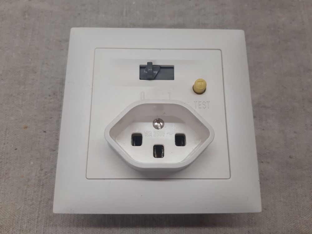 FI Steckdose T23 ABB 30mA 16A Sidos ZFS 1633 AP oder UP | Kaufen auf Ricardo