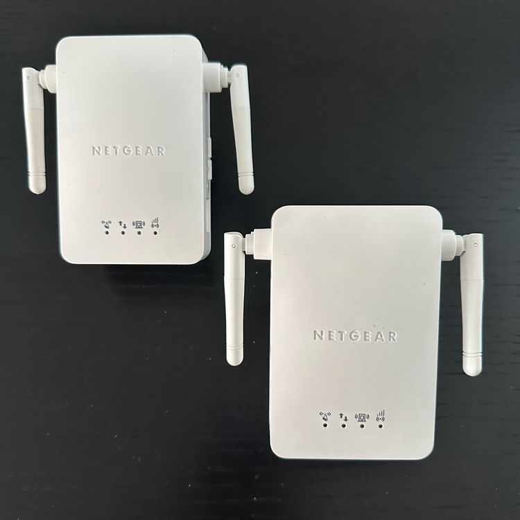 2 Stk Universal WiFi Range Extender Netgear (WN30000RP) (Gebraucht) in ...