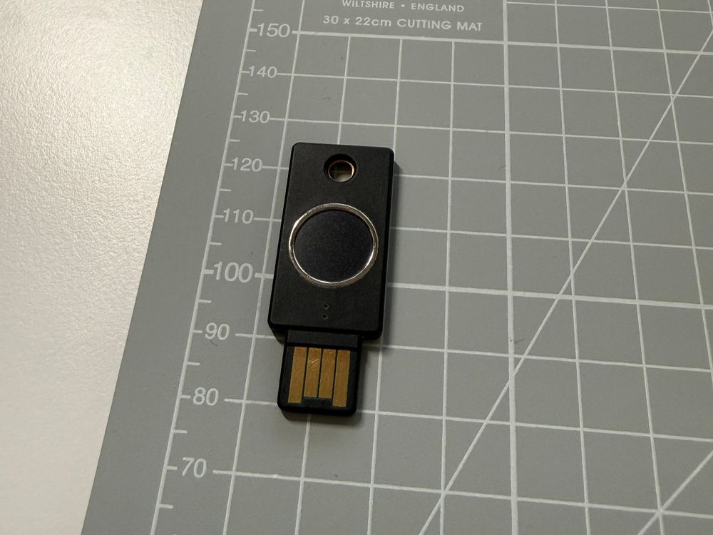 YubiKey Bio Sicherheitsschlüssel (USB-A, Fingerabdruck) (Gebraucht) in ...