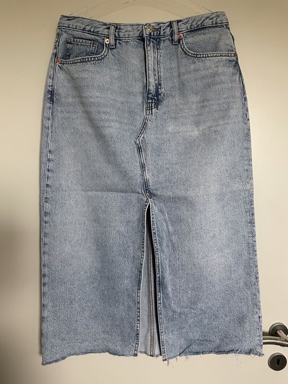 Jupe en jeans Mango fendue Neuve (Neu und originalverpackt) in Vuadens für CHF 25 – mit ...