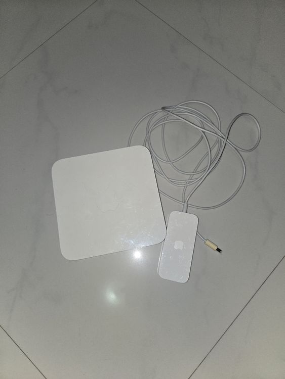 Apple AirPort Extreme 802.11n Wi-Fi Base Station (Gebraucht) in Chur ...