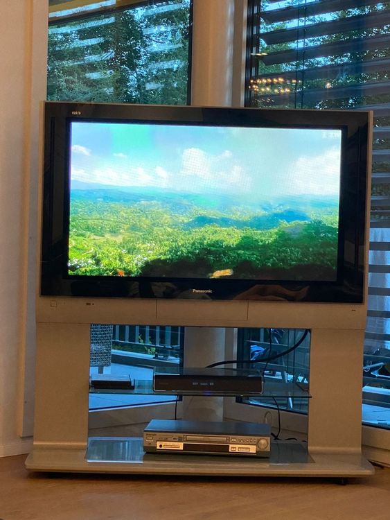 Panasonic Viera TH-42 Plasma TV (Gebraucht) in Adliswil für CHF 1 – nur ...