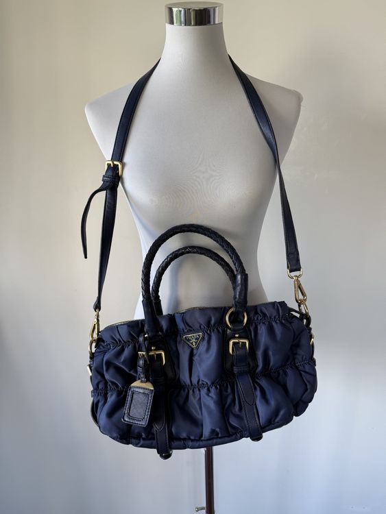 Prada vintage Handtasche Nylon blau geflochtener Griff | Kaufen auf Ricardo