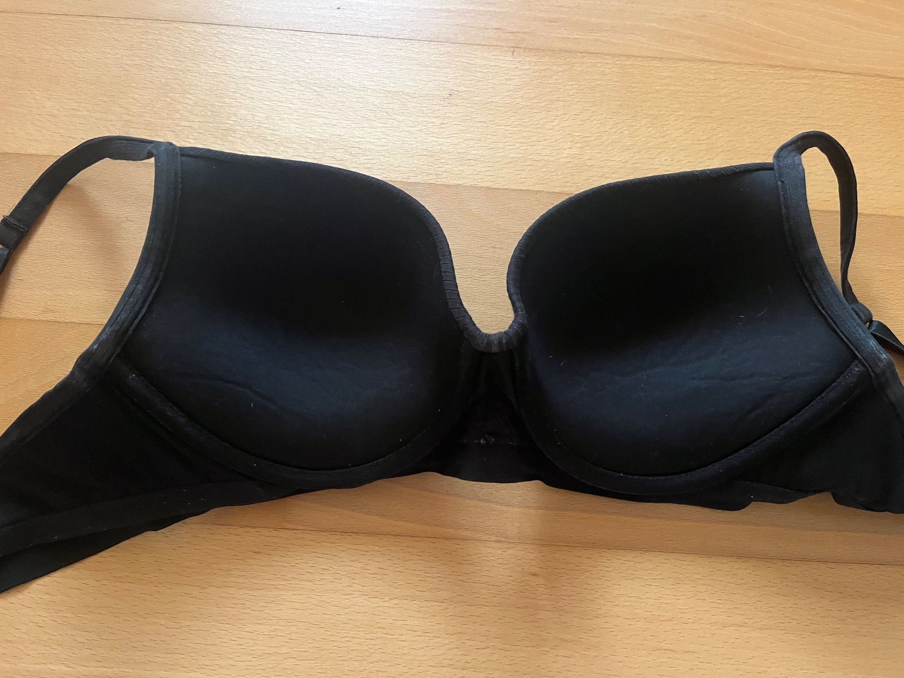 BH schwarz "be brave be kind" 80D H&M (Gebraucht) in Wallenried für CHF ...