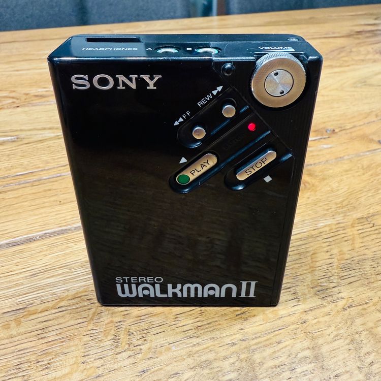 Sony Walkman II WM-2 schwarz 2 (Defekt) in Vorderthal für CHF 150 – mit ...