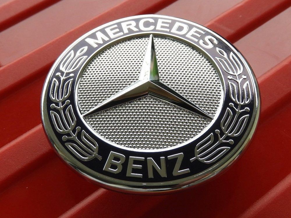 Original Mercedes-Benz Motorhauben Emblem Stern Versand 8Fr (Neu und ...