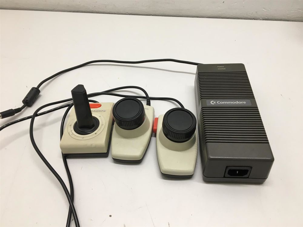 Commodore Joystick (Gebraucht) in Niederdorf für CHF 79 – mit Lieferung ...