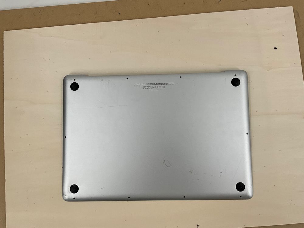 MacBook Pro Rückseite in gutem Zustand (Gebraucht) in Stäfa für CHF 3 ...