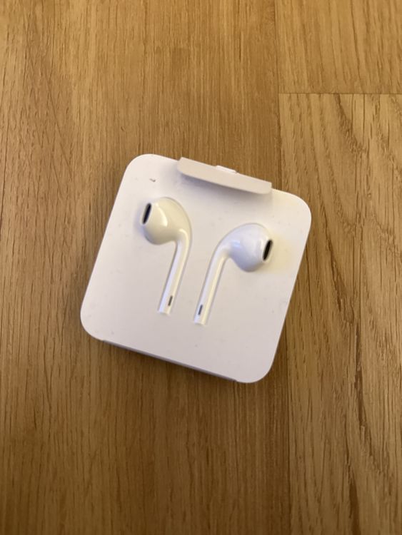 Original Apple Earpods Lightning (Neu und originalverpackt) in Altdorf ...