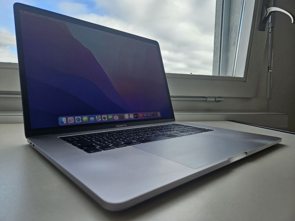 Apple MacBook Pro 15 zoll, top spec Prozessor und GPU (Gebraucht) in ...