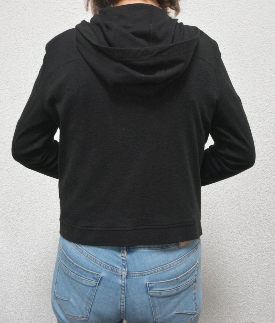 Schwarze, leicht strukturierte Jacke mit Kapuze von Monari (Gebraucht ...