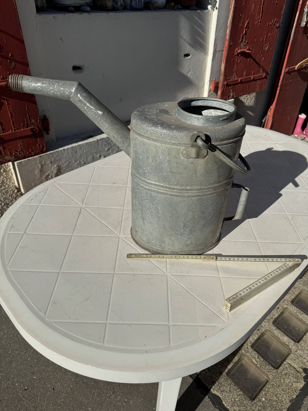 arrosoir = anciennement pour le mazout (D'occasion) à Vevey pour CHF 10 ...