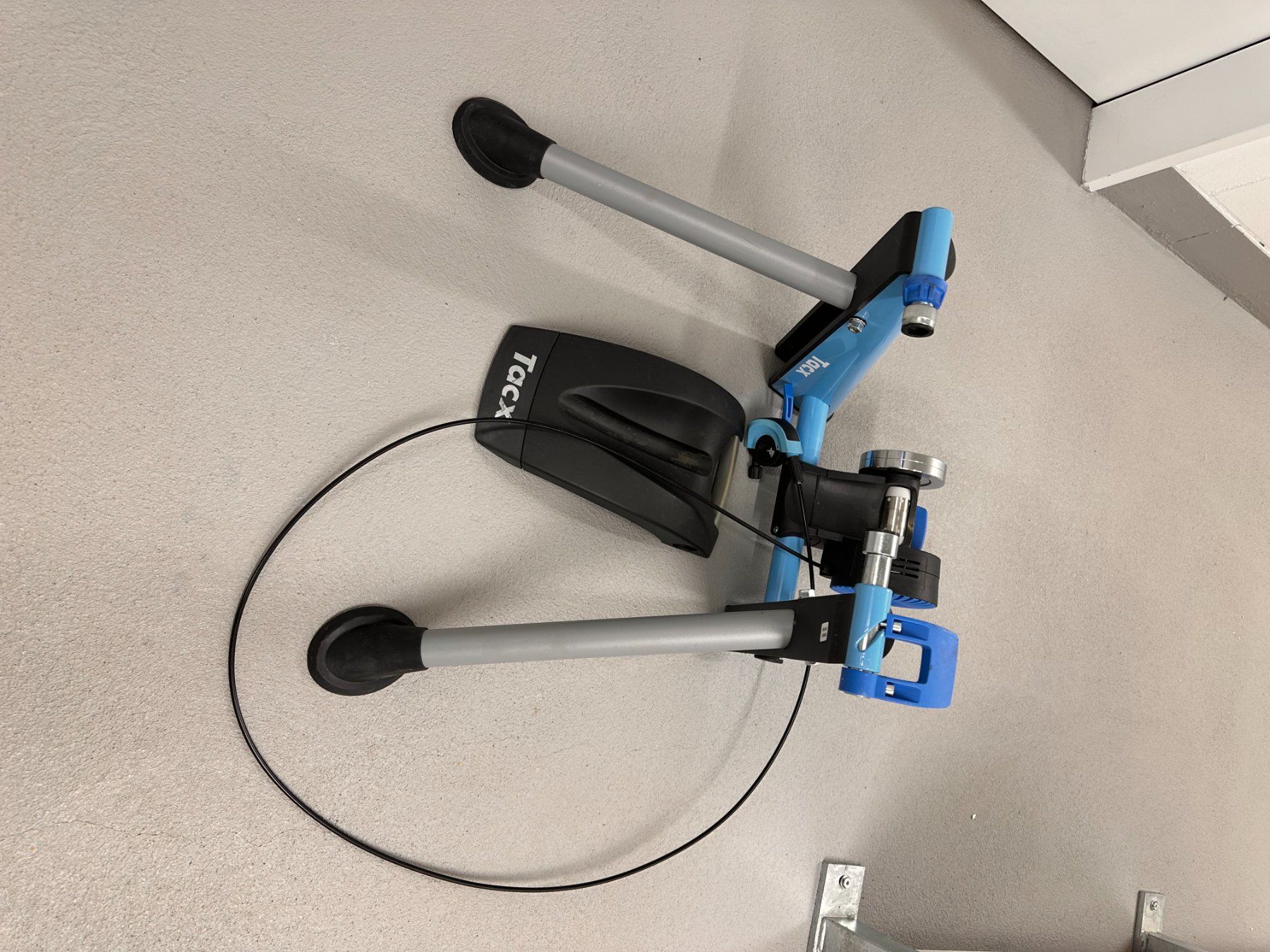 Tacx Blue Matic Rollentrainer, Top Zustand für Indoor! (Gebraucht) in ...