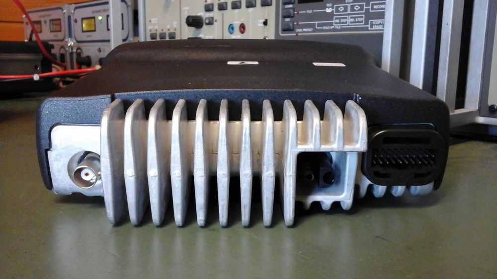 Motorola GM380 VHF Mobilfunkgerät Nr. 1 (Gebraucht) in für CHF 51 – mit ...