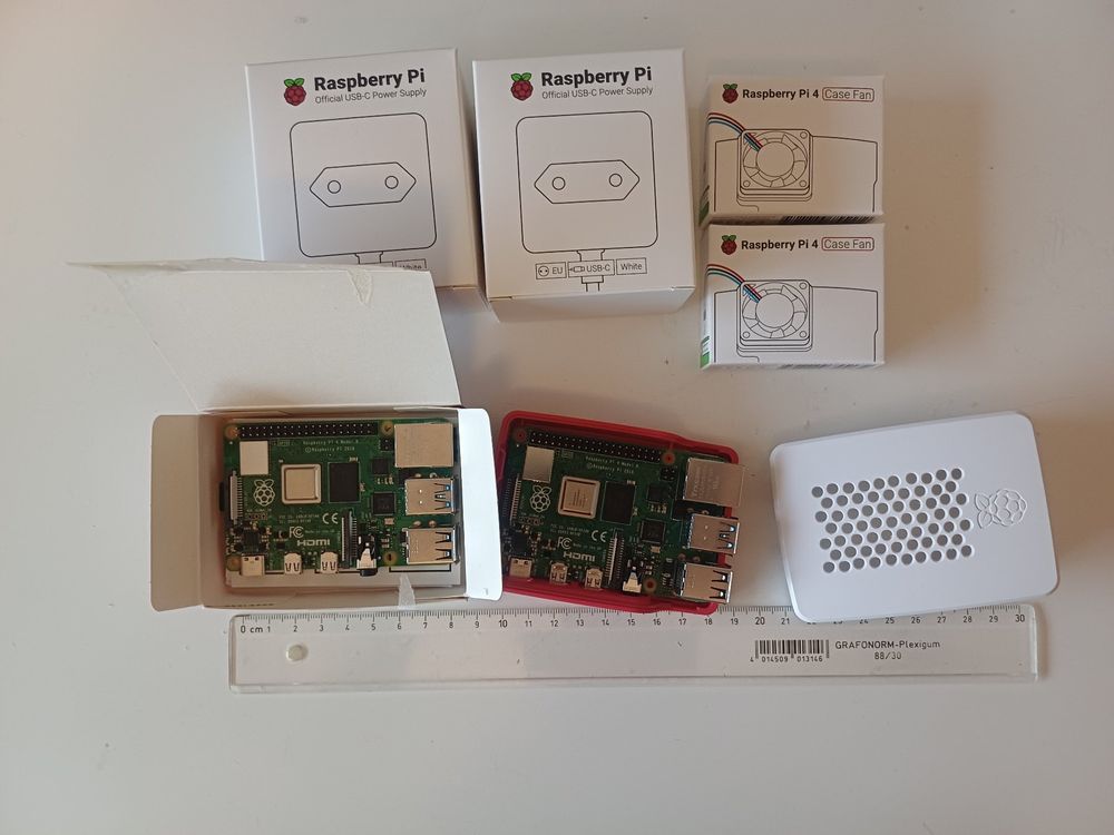 2x Raspberry Pi 4 Set, Lüfter, Gehäuse, Netzteil | Kaufen auf Ricardo