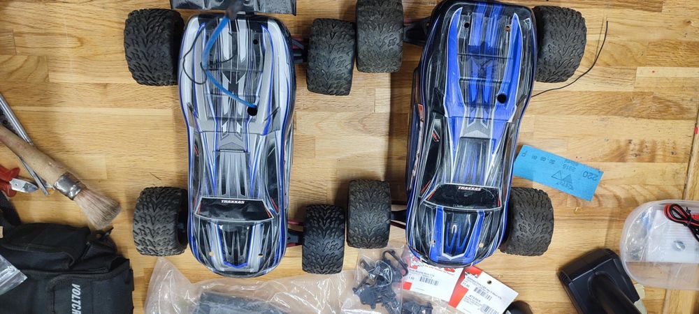 Traxxas E-Revo 1/16 Brushles für Bastler (Defekt) in Kleindöttingen für CHF 171 – mit Lieferung ...