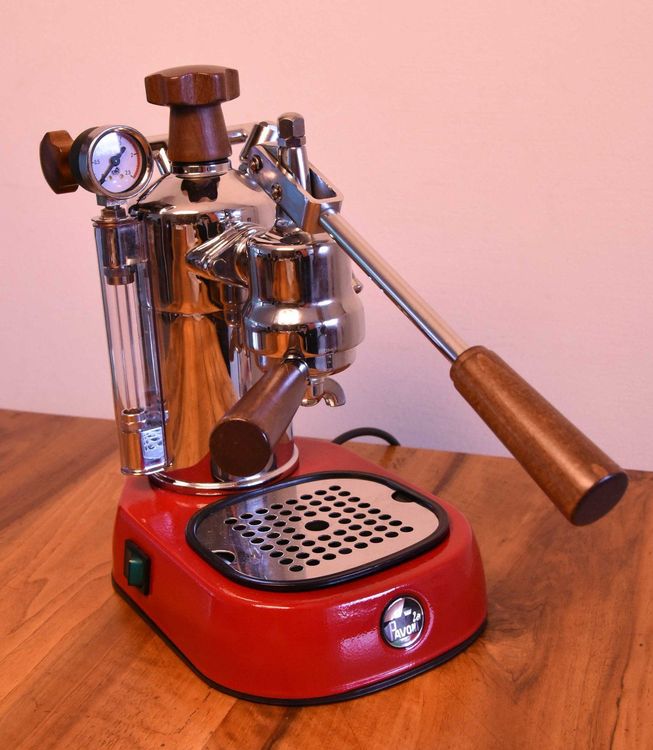 La Pavoni Professional, rot mit Holz (Gebraucht) in Zürich für CHF 555. ...