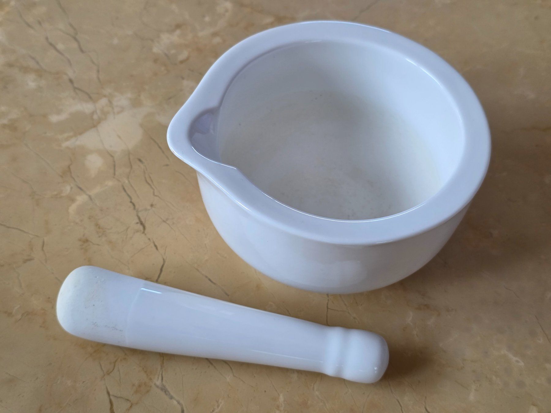 Mörser von Maxwell Williams, weisses Porzellan, 14 x 8 cm (Gebraucht ...