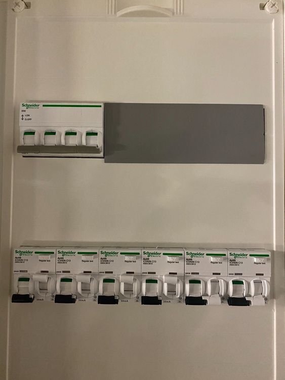 Hager Elektroverteiler mit neuen FI-LS (Gebraucht) in Samstagern für ...