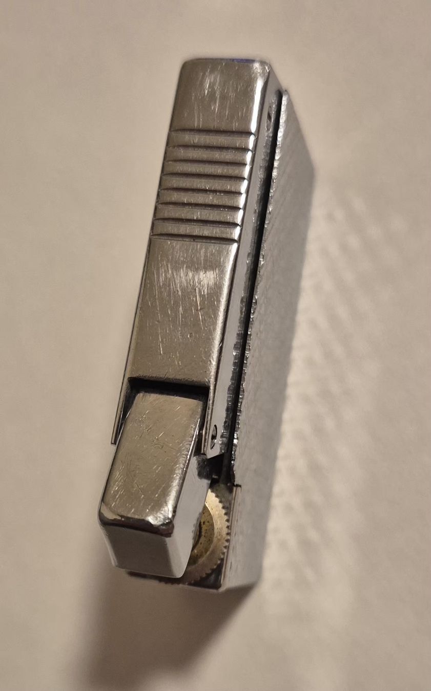 Diplomat Briquet (Défectueux) à Genève pour CHF 15 – avec livraison ...