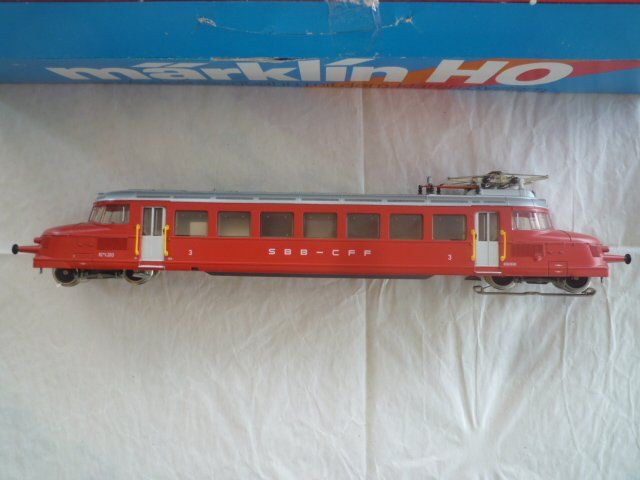 Märklin 3126 SBB Roter Pfeil - Flèche rouge SBB (Defekt) in Delémont ...