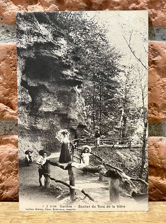 1906 - Antike AK - Sentier du Bois de la Bâtie - Belebt Genf (Gebraucht) in Root für CHF 1 – mit ...