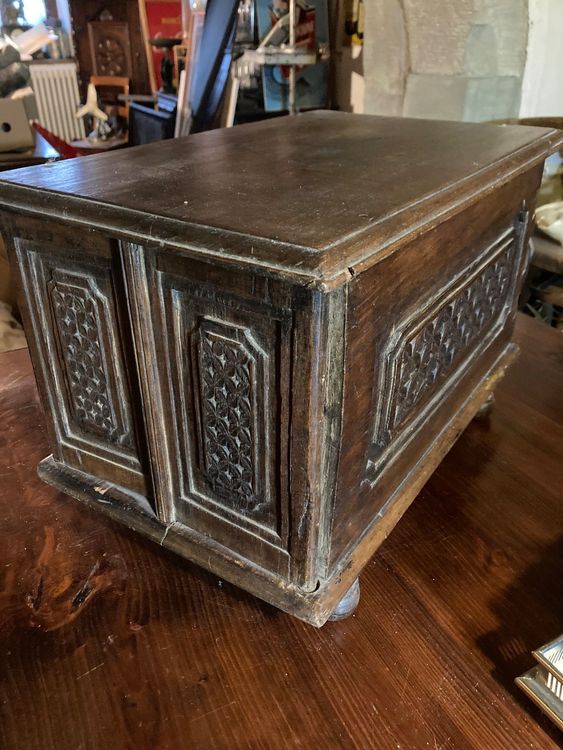 Coffre tiroirs Boite Kaste sculpté bois Holz antik (Gebraucht) in St-Cierges für CHF 310 – mit ...
