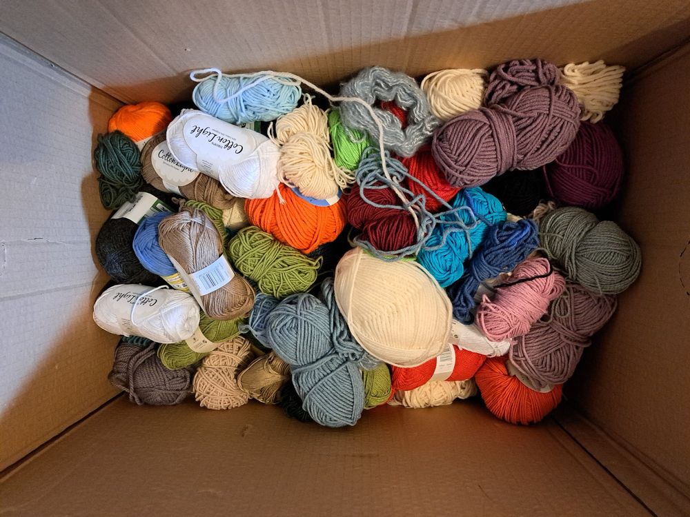 Wolle, Wollreste (Neu (gemäss Beschreibung)) in Glarus für CHF 6 – nur ...