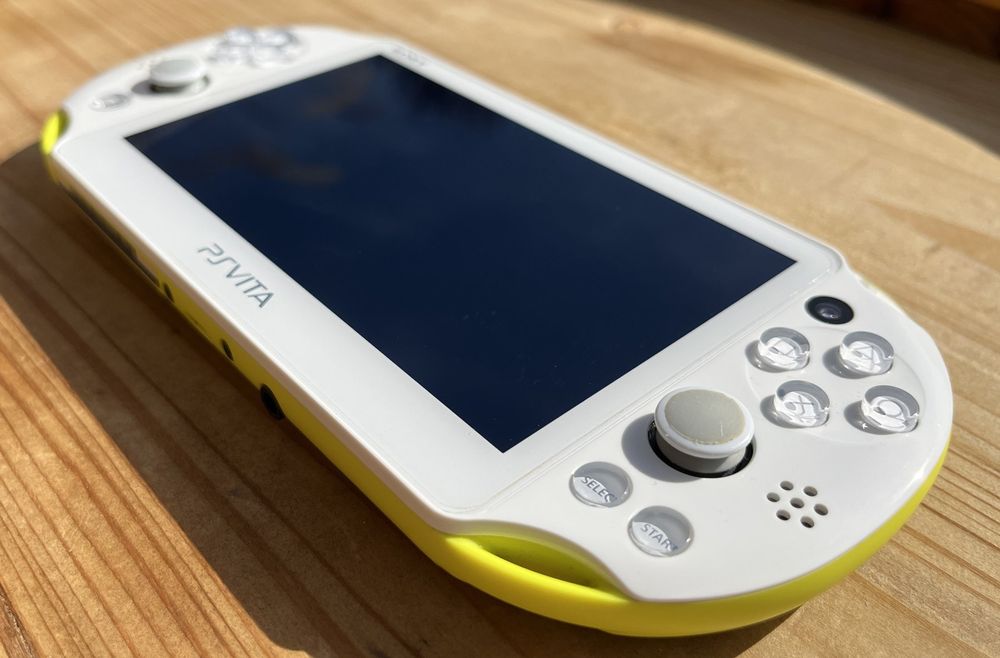 Sony PlayStation PS Vita 2000 Lime Green / White (Gebraucht) in Dornach ...