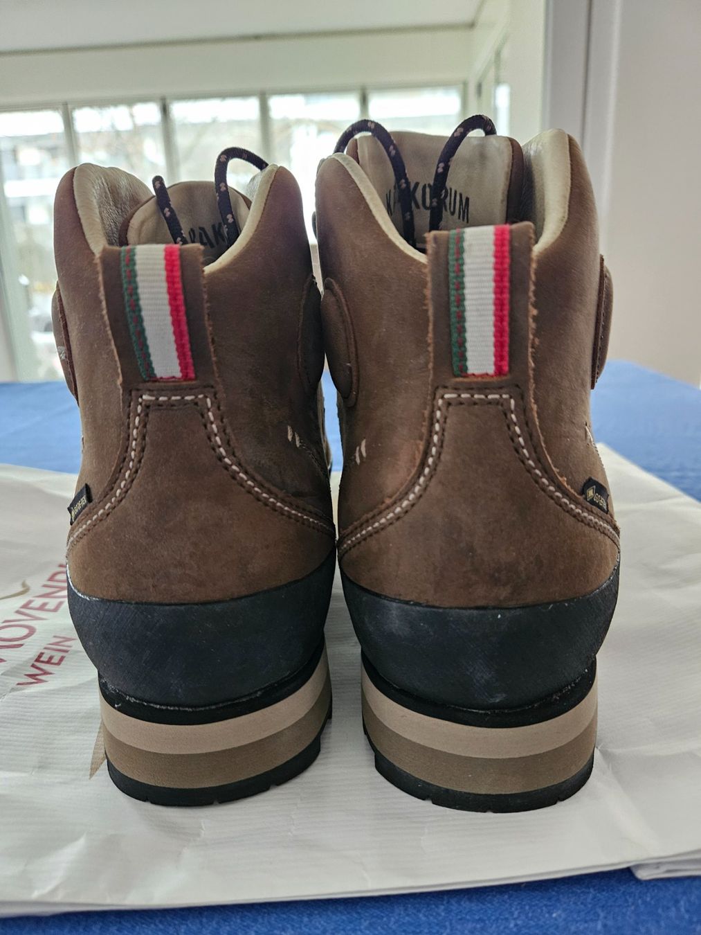 Neuwertige DOLOMITE KARAKORUM Gore-Tex Wanderschuhe, Gr. 43 (Gebraucht ...