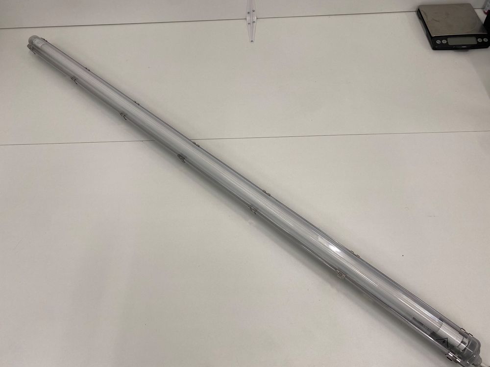 LED Lampe zur Wand oder Deckenmontage 160 cm | Kaufen auf Ricardo